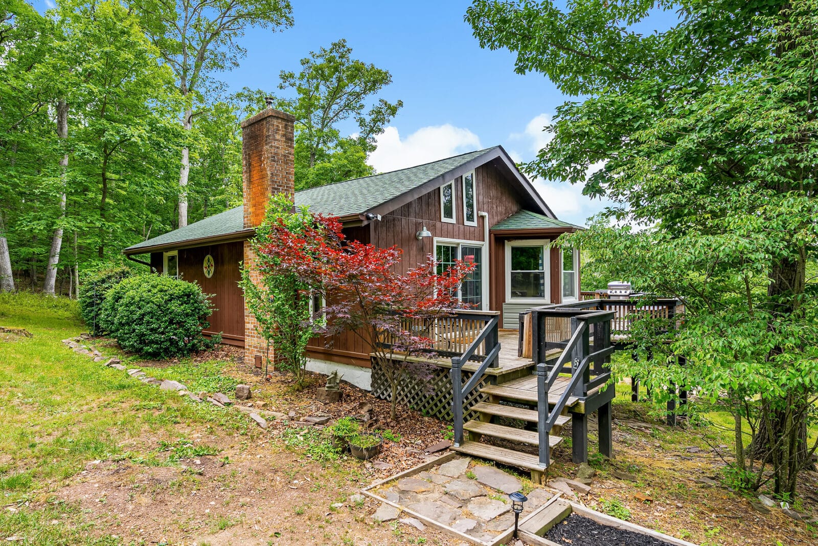 Barnside Cabin - Blue Maple