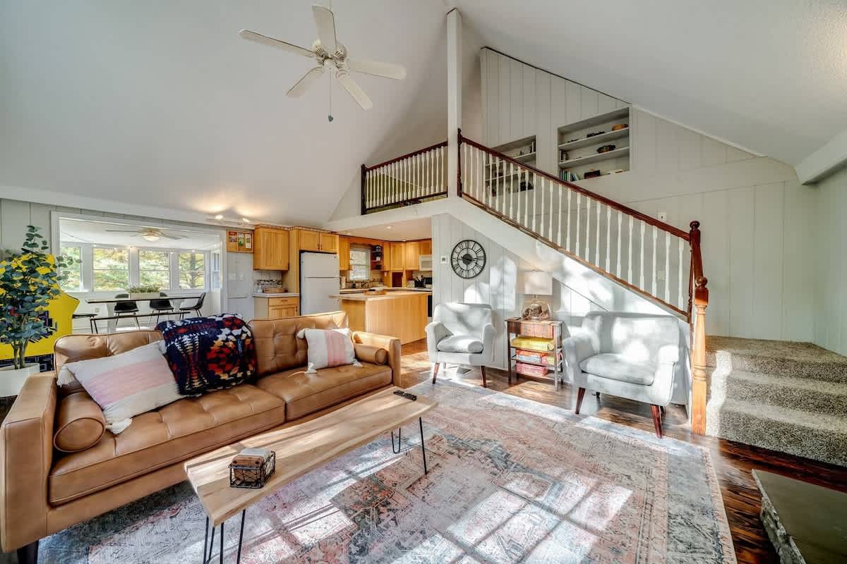 Woodside Hideaway - Blue Maple